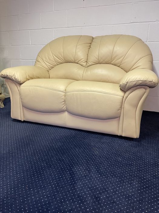 Canapele din piele naturală de 2 locuri Basarabi • OLX.ro