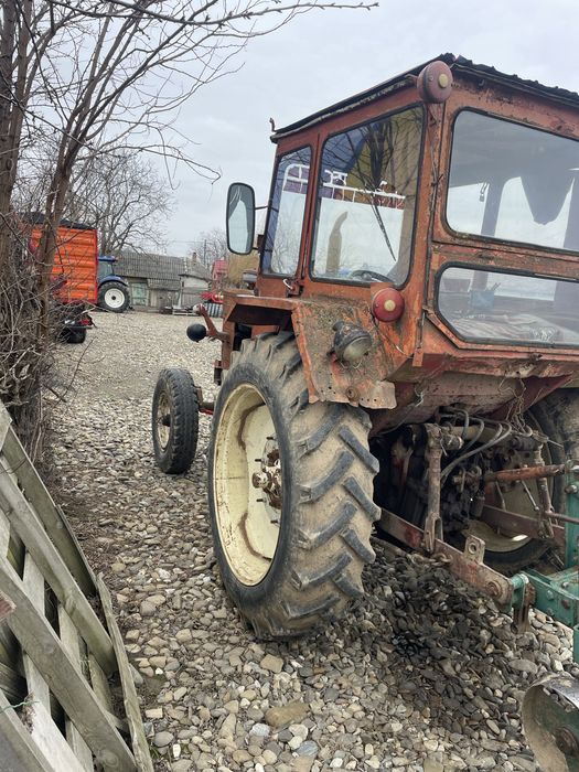 Vand tractor U650 cu plug si disc Pascani • OLX.ro