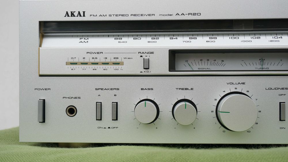 Receiver amplificator vintage AKAI AA-R20 Cluj-Napoca • OLX.ro