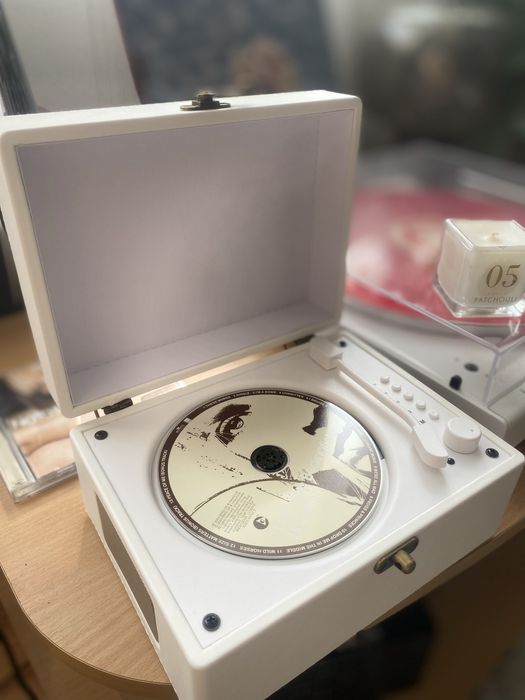 Cd player portabil cutie cufar modern estetic portabil Arad • OLX.ro