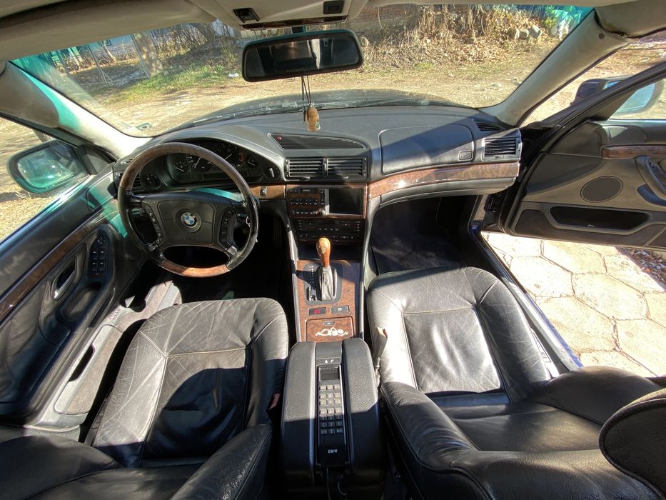 Продавам bmw e38 750 i 1995 НА ЧАСТИ гр. Самоков • OLX.bg