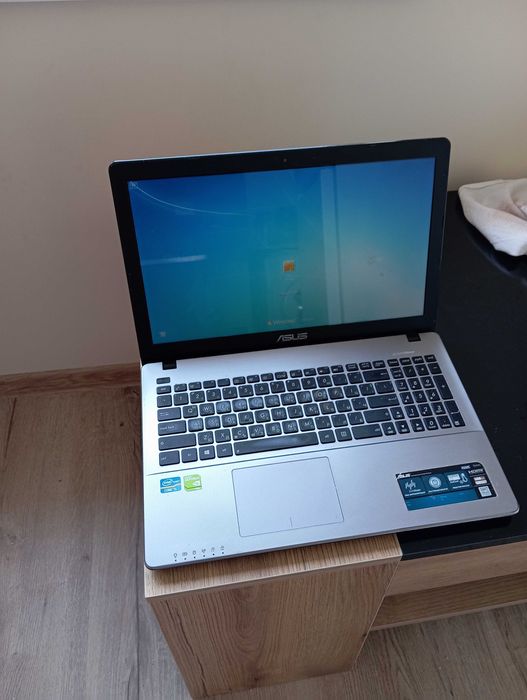 Лаптоп ASUS X550C, работещ, много добре запазен гр. Гоце Делчев • OLX.bg