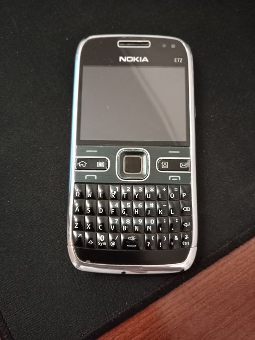 Sotiladi Nokia E72: 350 000 сум - Мобильные телефоны Ташкент на Olx