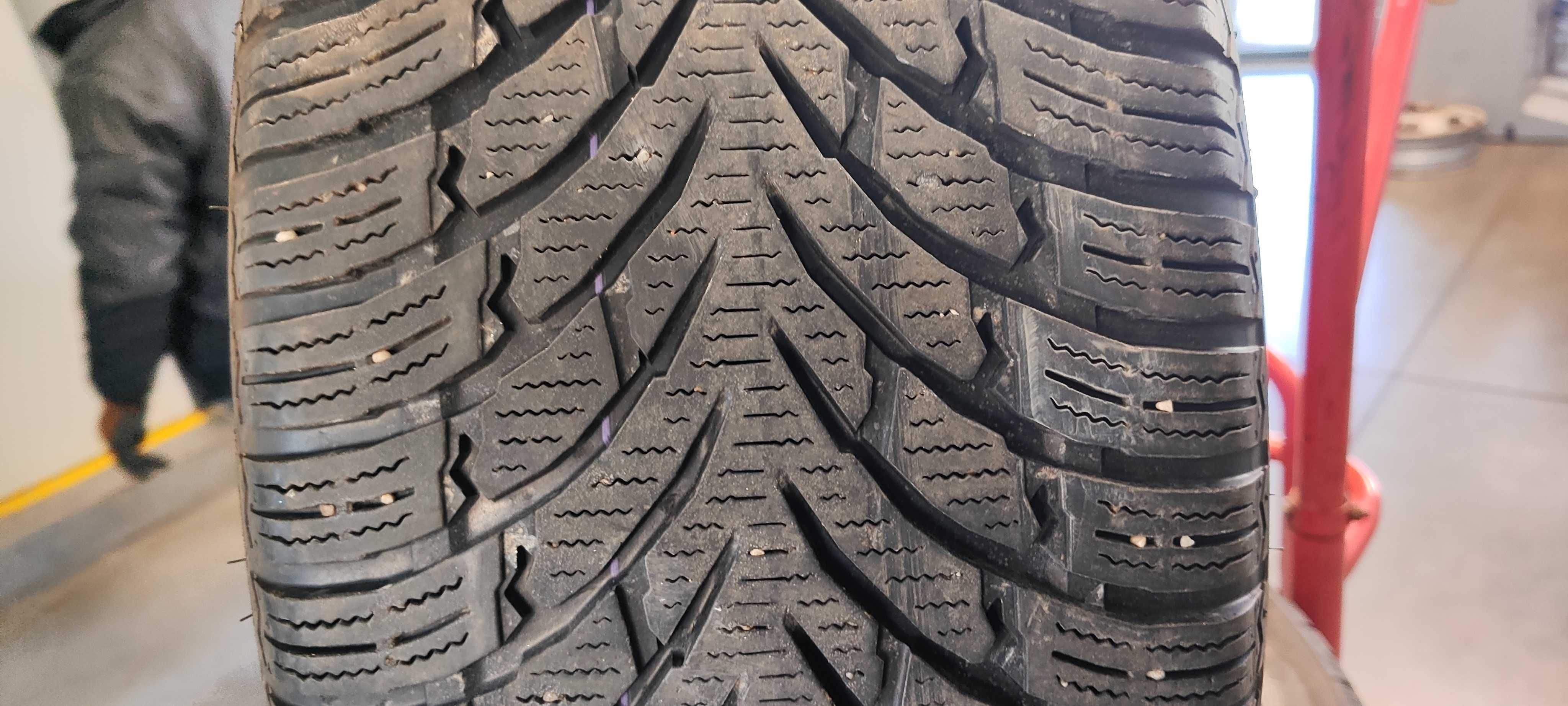 4бр.зимни гуми 235/55/18 Nokian гр. Нови пазар • OLX.bg