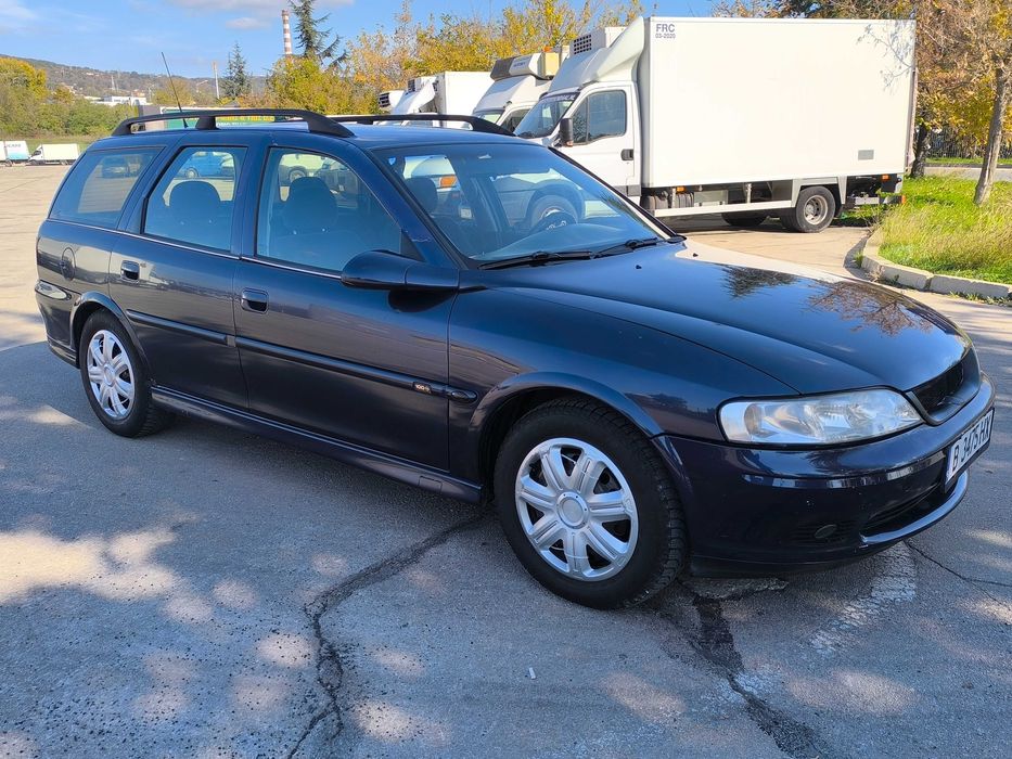 Opel Vectra 1.6 16v комби гр. Варна Автогара • OLX.bg