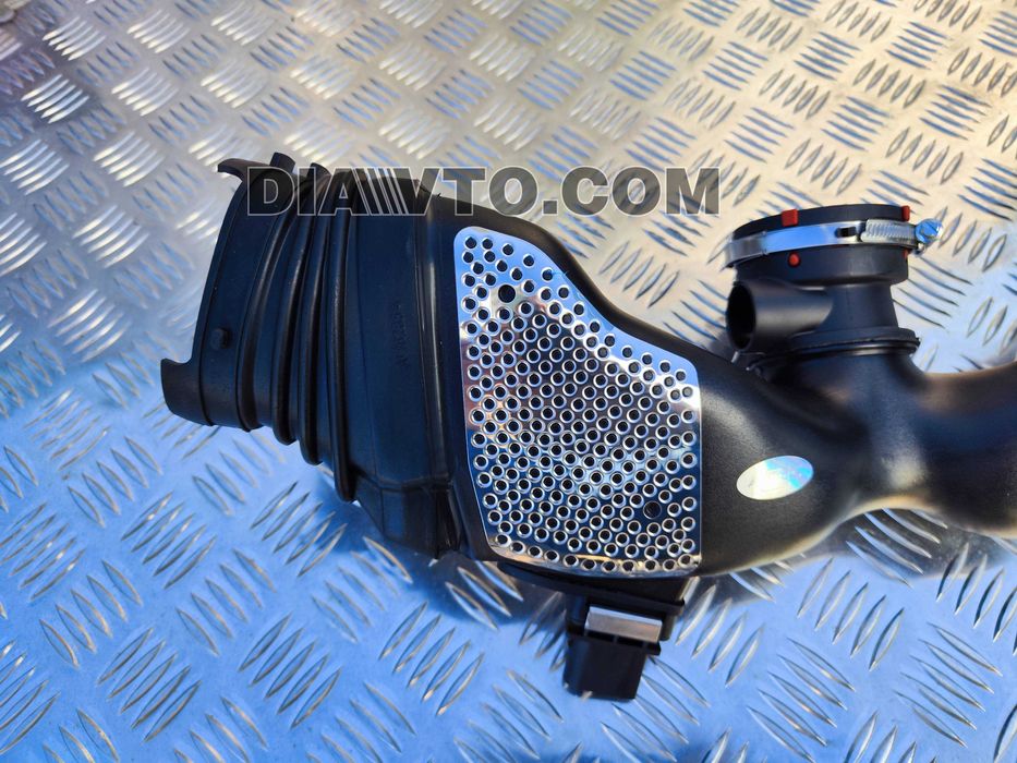 НОВ Въздуховод лястовица турбо дебитомери Mercedes 642 V6 3.0 CDI ATEC ...