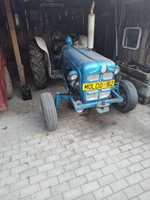 Tractor Fordson din imagine Turda • OLX.ro