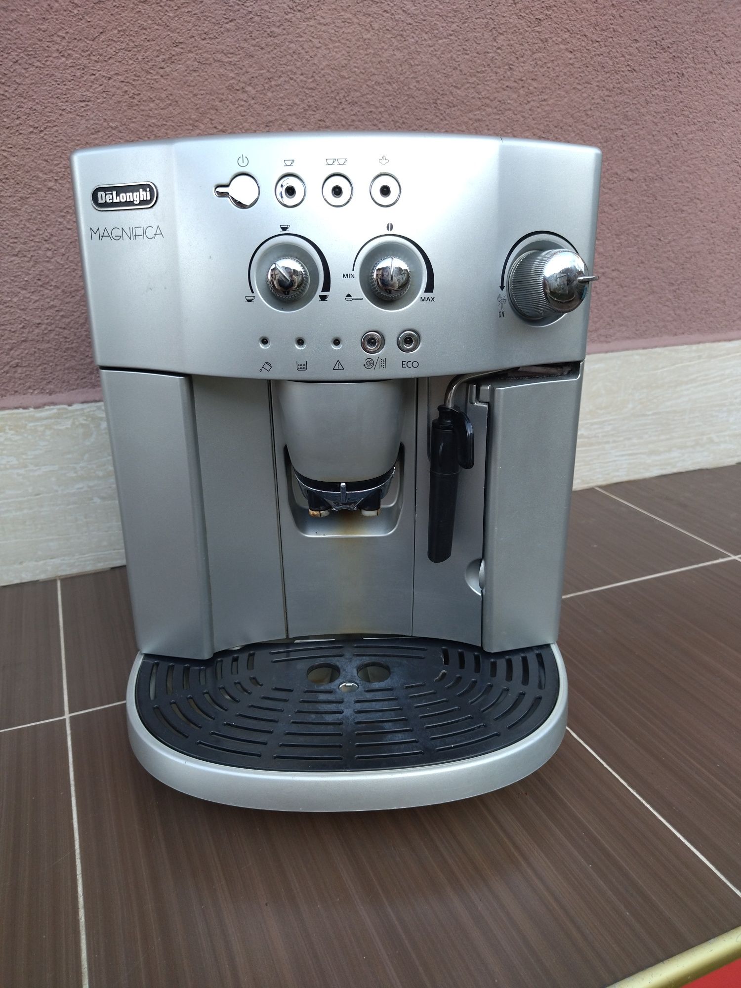 Кафе автомат Делонги Магнифика гр Перник Калкас • Olx Bg