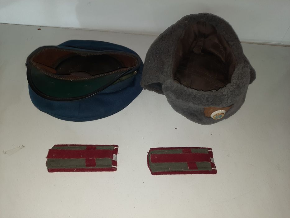 Милиционерска униформа - шинел и сако с фуражка и колан от соца гр ...