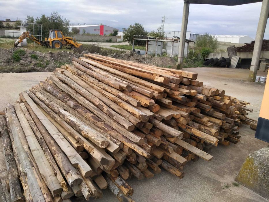 Capriori si grinzi de brad si placi de azbociment pt acoperis Brasov ...