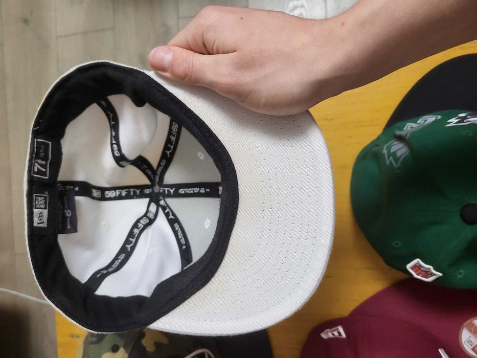 Sepci new era originale Targu Jiu • OLX.ro