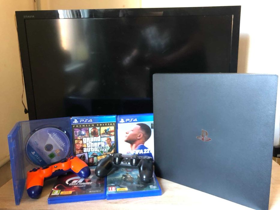 Playstation 4 pro 1TB 2 джойстика гр. Плевен Индустриална зона • OLX.bg