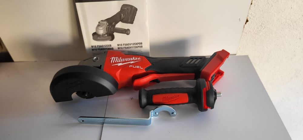 Polizor unghiular Milwaukee Onesti • OLX.ro