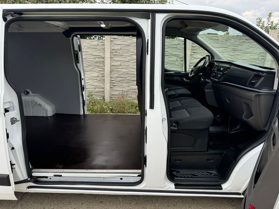 Ford Custom 2019 Garanție Moreni • OLX.ro