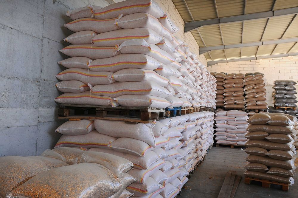 Cereale vrac/sac Porumb TarateGrau Floare Grau Orz Ovaz Mazare Amestec ...