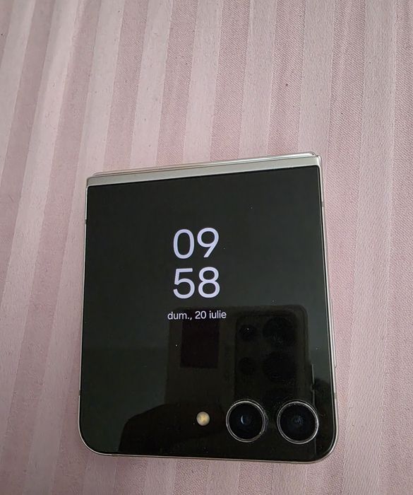 Schimb Z flip 5 impecabil Cluj-Napoca • OLX.ro