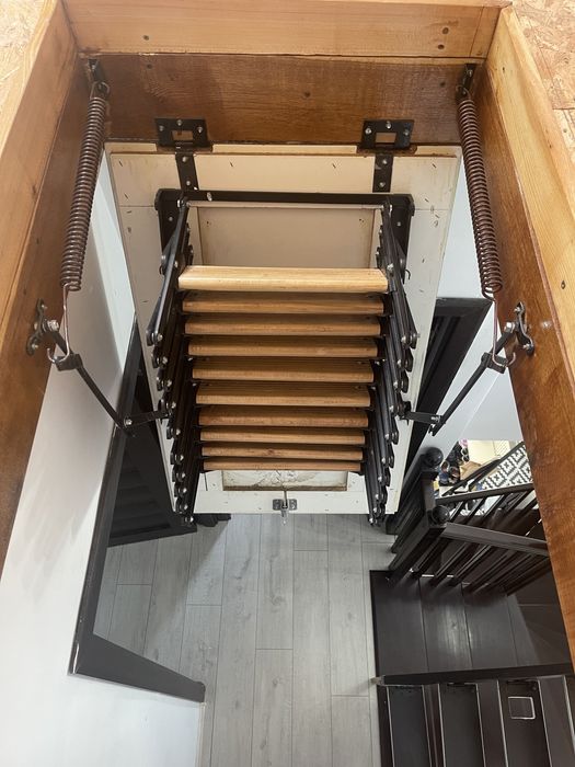 Scara pentru mansarda / pod din lemn si metal retractabilă Iasi • OLX.ro