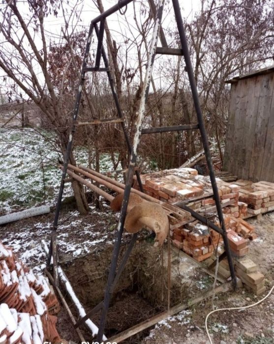 Utilaj forat sau săpat fantani cu structura, melc și două prelung Cihei ...