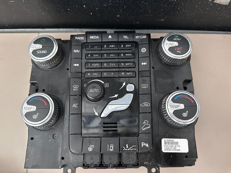 Consola centrala Volvo XC60 S60 V60 31398587 Baia • OLX.ro