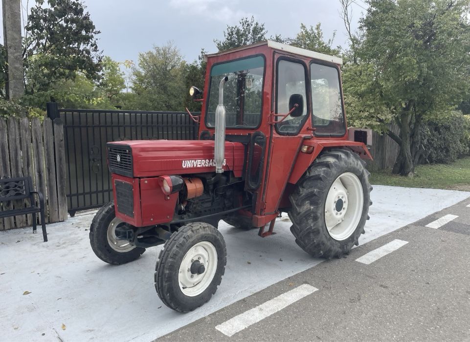Tractor universal 445 leut cabina Stefanesti • OLX.ro