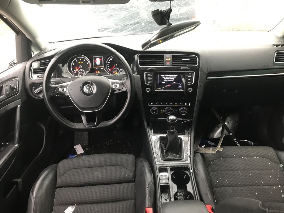 VW Golf 7 1.2 TSI 6ск гр. Шумен Център • OLX.bg