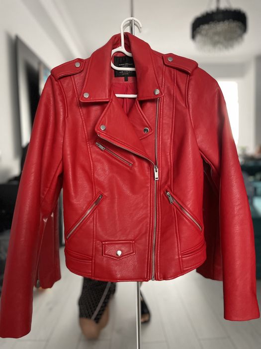 Geaca Zara Women Rosu • OLX.ro