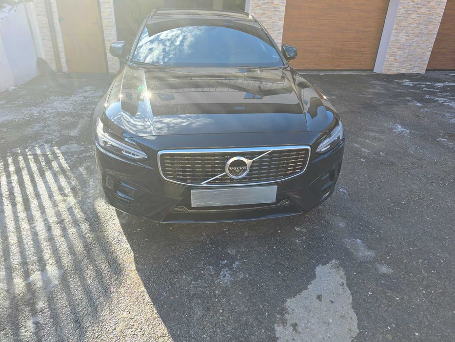 Volvo S90 D4204T14 2020 Kombilimousine Busteni • OLX.ro