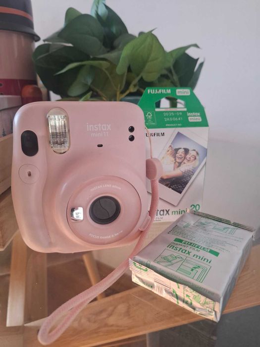 Фотоапарат за моментни снимки Fujifilm Instax Mini 11 гр. Пловдив Беломорски • OLX.bg