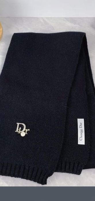 Set Christian Dior, model 2026 Dacia • OLX.ro