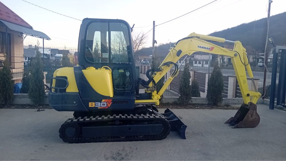 Miniexcavator yanmar vio 30 3000 kg Dej • OLX.ro