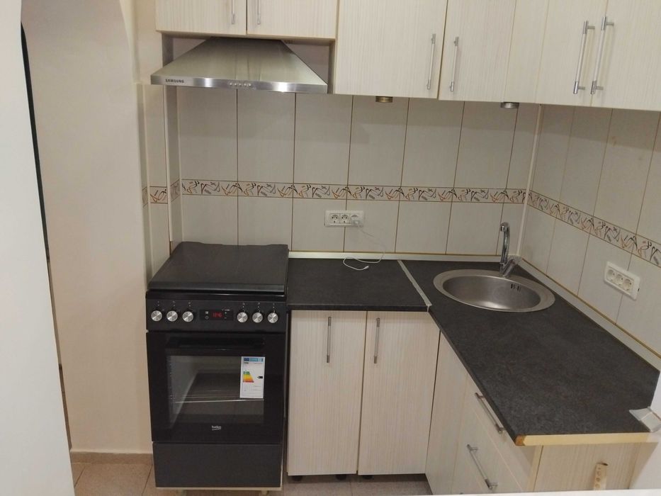 Inchiriez garsoniera zona Far Constanta • OLX.ro