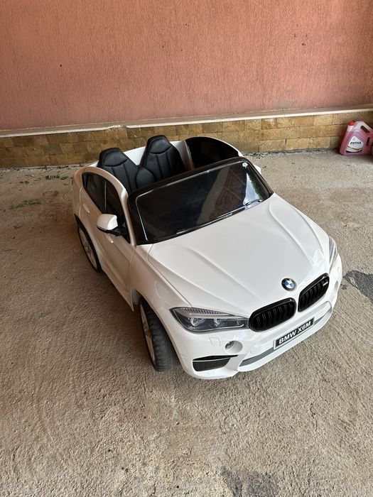 Акумулаторна кола лиценз двуместна BMW X6 White гр. София 7-ми 11-ти километър • OLX.bg