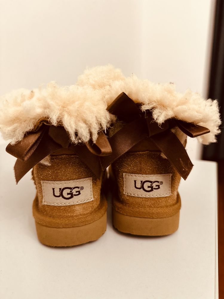 Ghetute Ugg originale copii Bucuresti Sectorul 3 OLX.ro