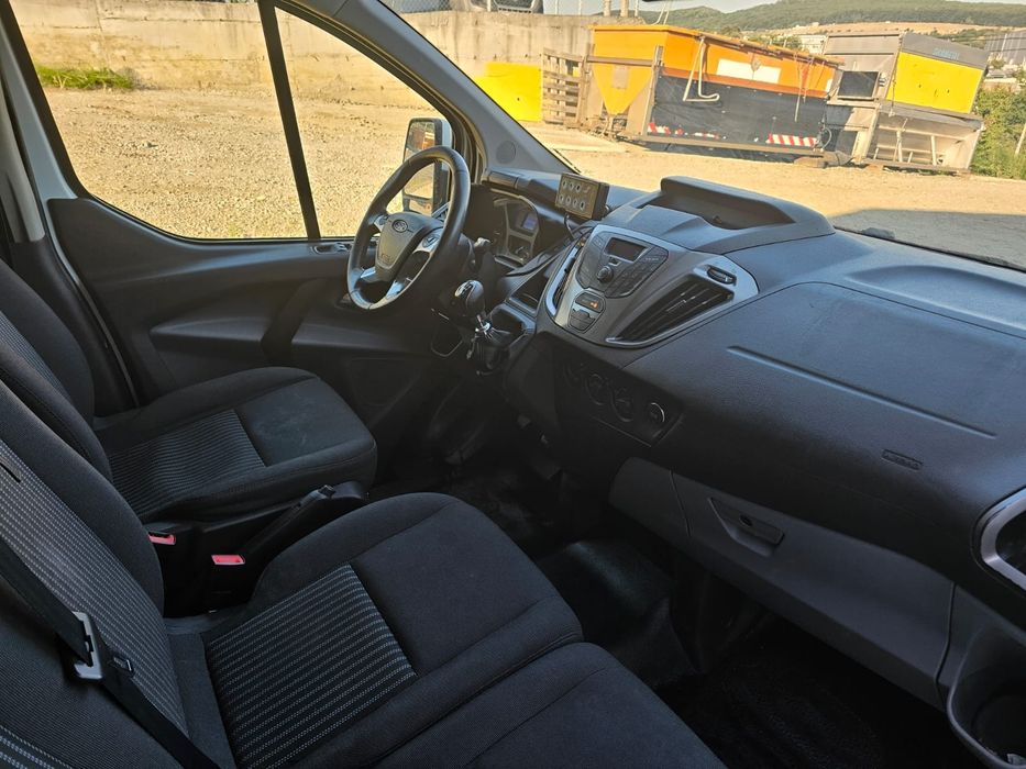 Ambulanta Ford Custom Zalau • OLX.ro