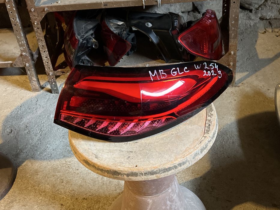 Mercedes benz w254 десен стоп 2023 с. Лешница • OLX.bg