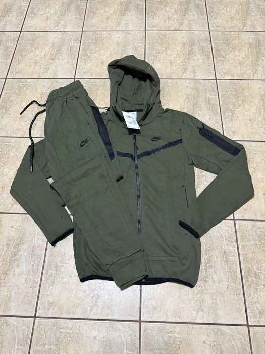 Trening Tech Fleece Nike marimea S, M, L, XL, XXL Brasov • OLX.ro
