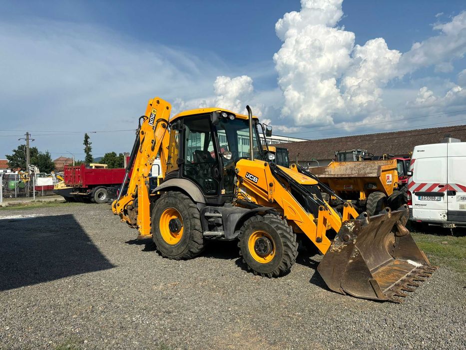 Buldoexcavator JCB 3CX , 2019 Negresti-Oas • OLX.ro
