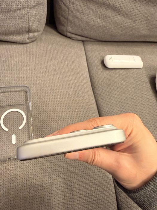 Iphone 17 pro max Silver Pitesti • OLX.ro