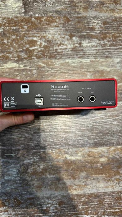 Focusrite Scarlett 2i2 (2nd Gen) – Interfață audio USB profesională ...