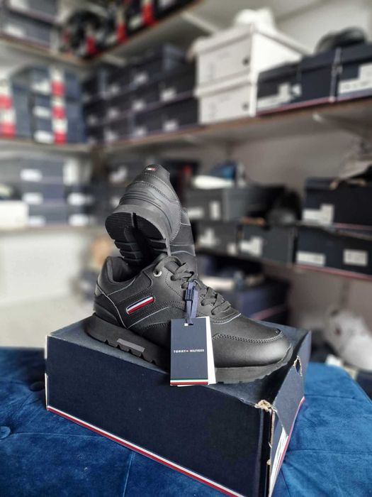 Adidasi de barbati Tommy Hilfiger Iasi • OLX.ro