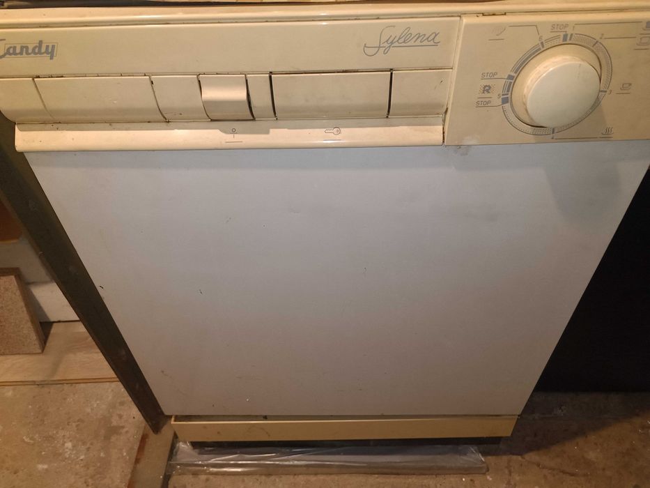 Съдомиялна Candy Sylena - 14 гр. Етрополе • OLX.bg
