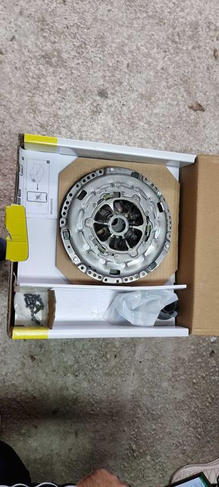 Kомплект съединител LuK RepSet DMF за VW, AUDI, SEAT, SKODA гр. Свищов ...