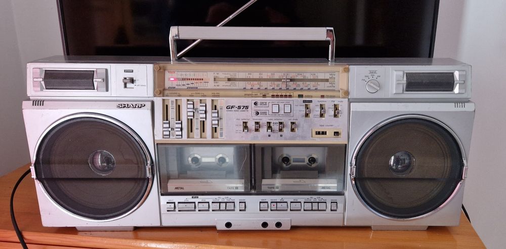 Радиокасетофон Sharp GF-575Z гр. Пазарджик Запад • OLX.bg