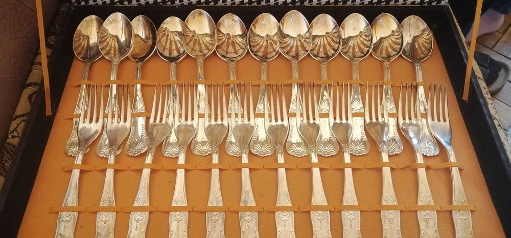 Set tacamuri 51 piese, placat cu Argint 800. Italia-12 persoane. Oradea ...