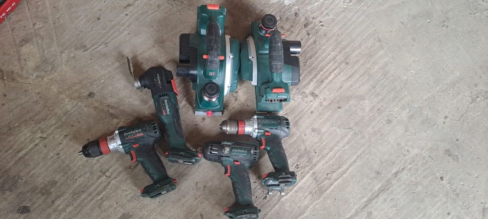 Scule hilti,makita,milwaukee,dewalt,hikoki Agigea • OLX.ro