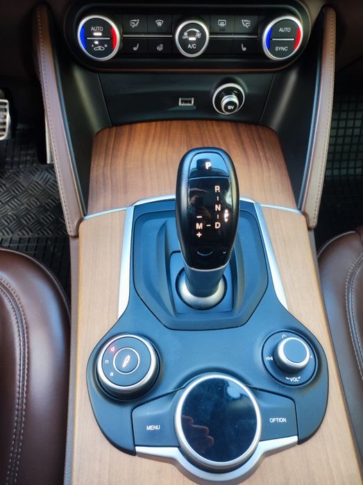 Alfa Romeo Stelvio-Lusso Cluj-Napoca • OLX.ro