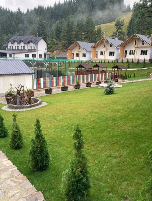Oportunitate rară: Pensiune de vis pe malul Lacului Bicaz cu iaz Potoci ...