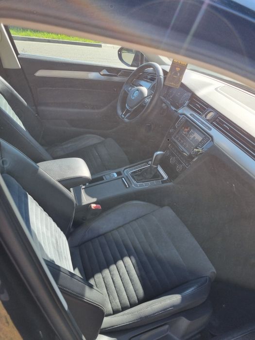 Vw Passat B8 R-line Pascani • OLX.ro