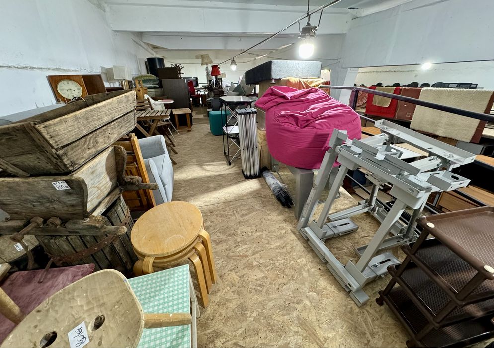 ShowRoom cu Mobilier pentru Casă și Birou; Depozit Mobilă Second Hand ...