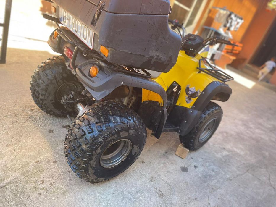 Vnd atv de 200 instare buna funționasa bine inporinr și de la buton de ...